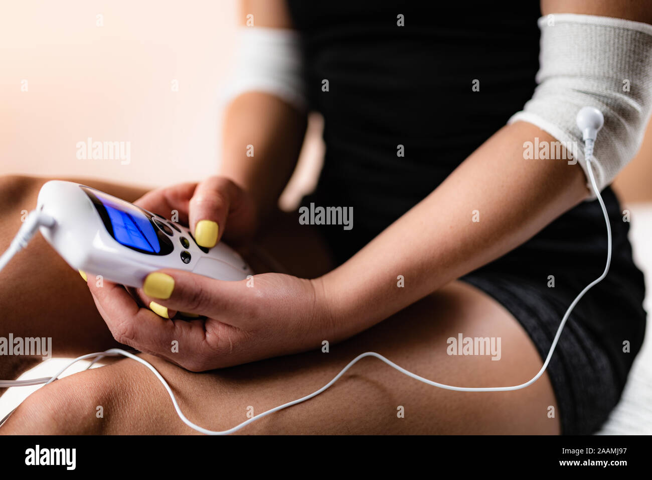 Transcutaneous electro nerve stimulation hi-res stock photography and ...