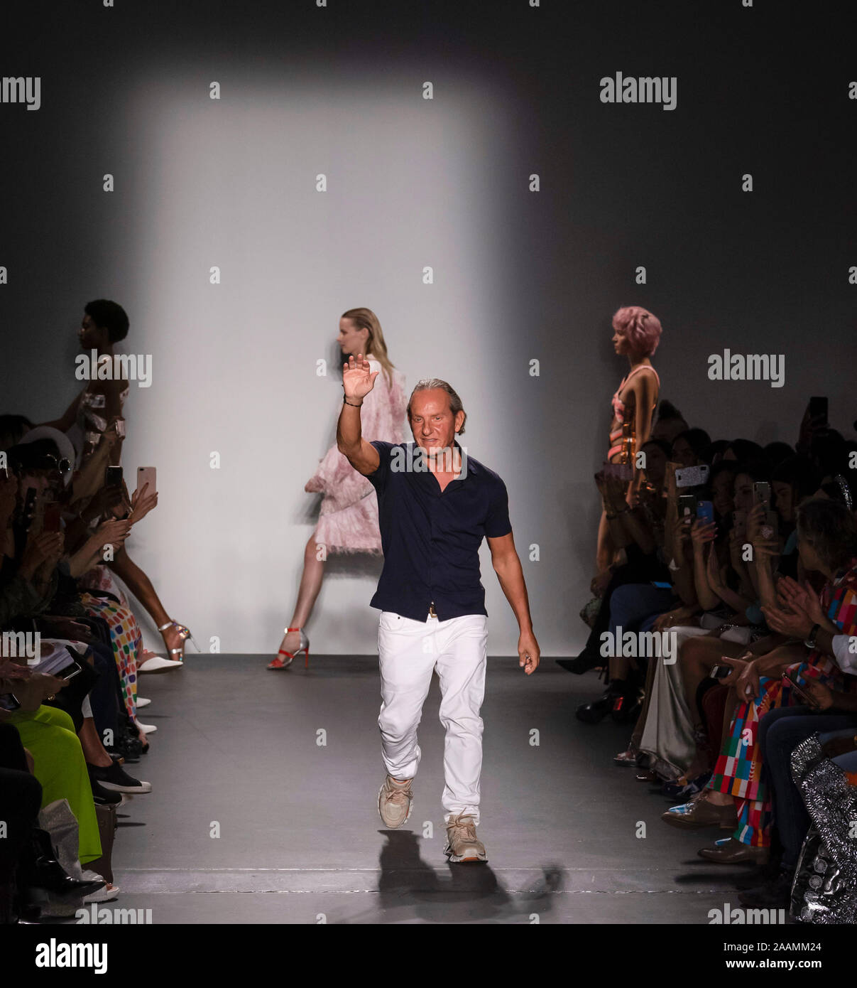 Showl custo dalmau hi-res stock photography and images - Alamy