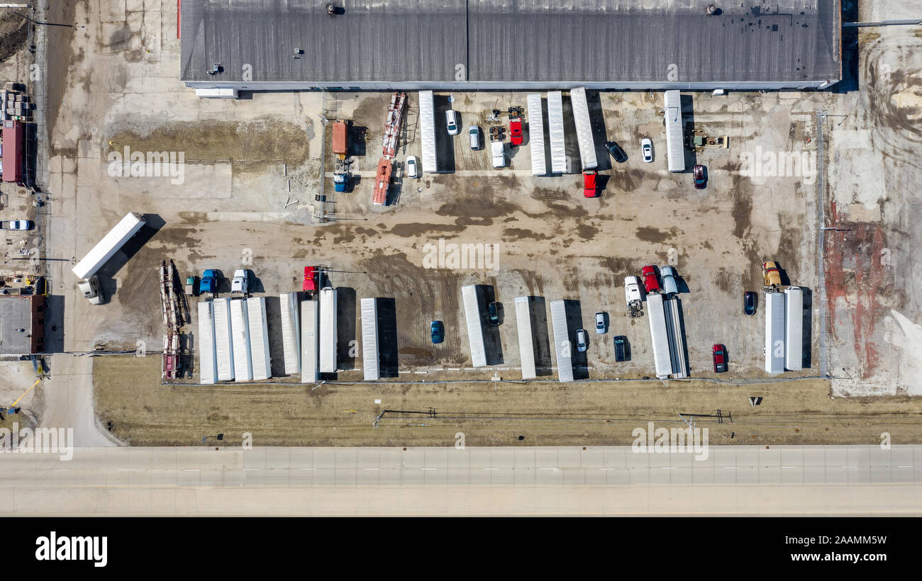 Aerial view truck parking lot hi-res stock photography and images - Alamy