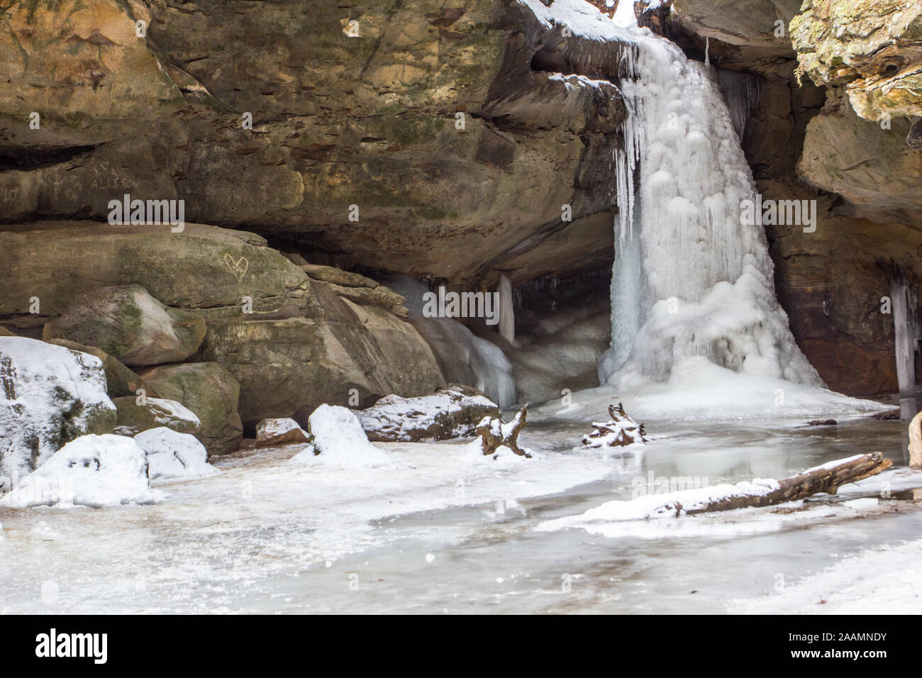 Lower Falls Frozen in Conkle's Hollow in Winter, Hocking Hills State ...