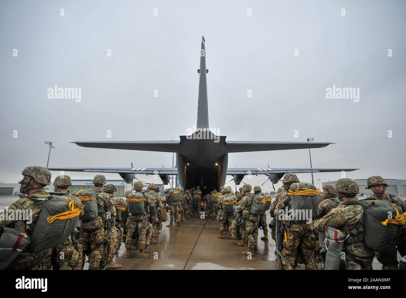 4th battalion 319 field artillery regiment hi-res stock photography and ...