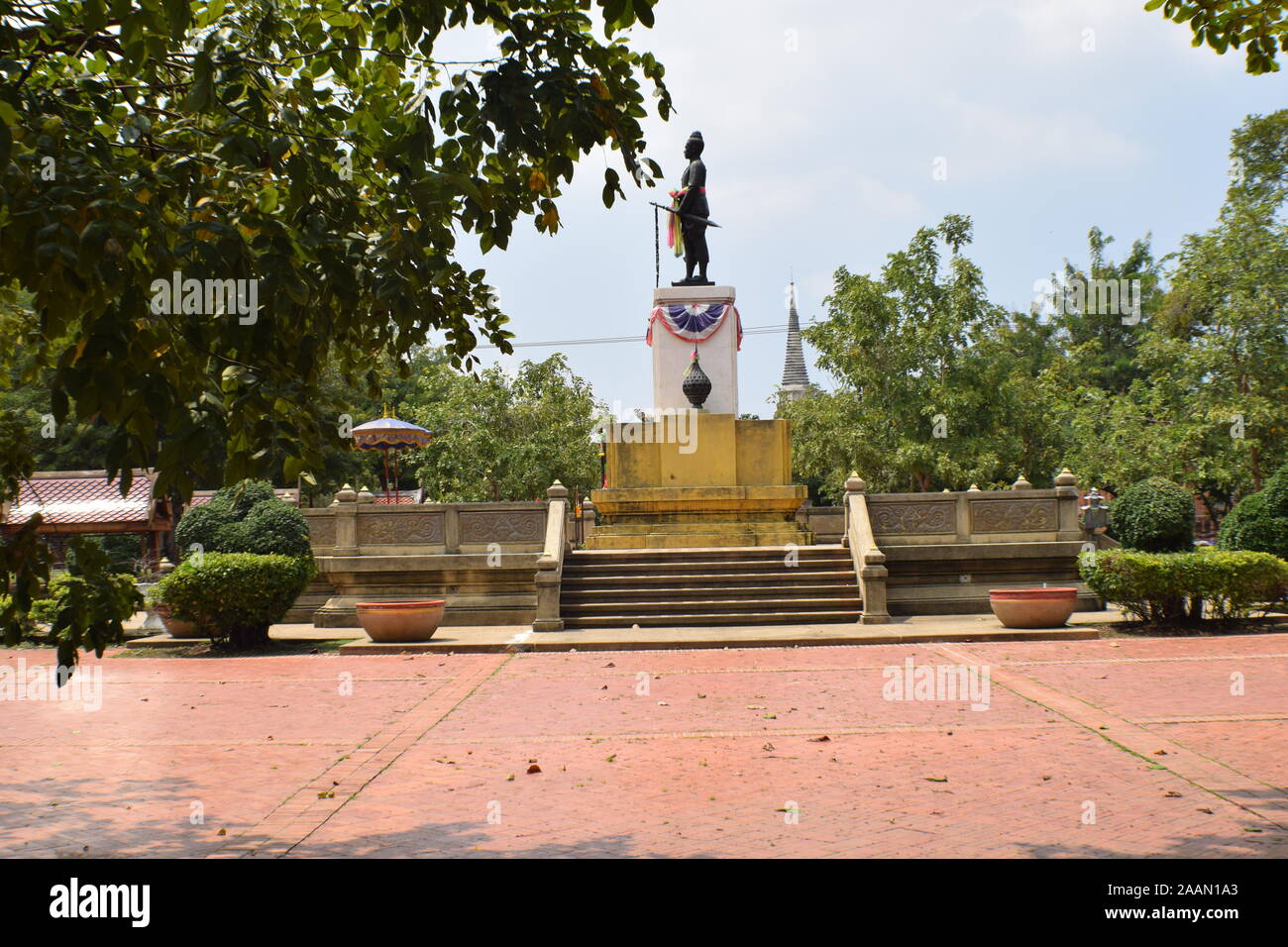 King Rama 1 Statue Ayutthaya Stock Photo - Alamy