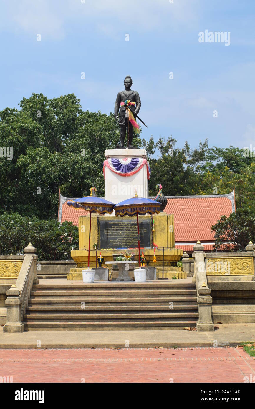 King Rama 1 Statue Ayutthaya Stock Photo - Alamy