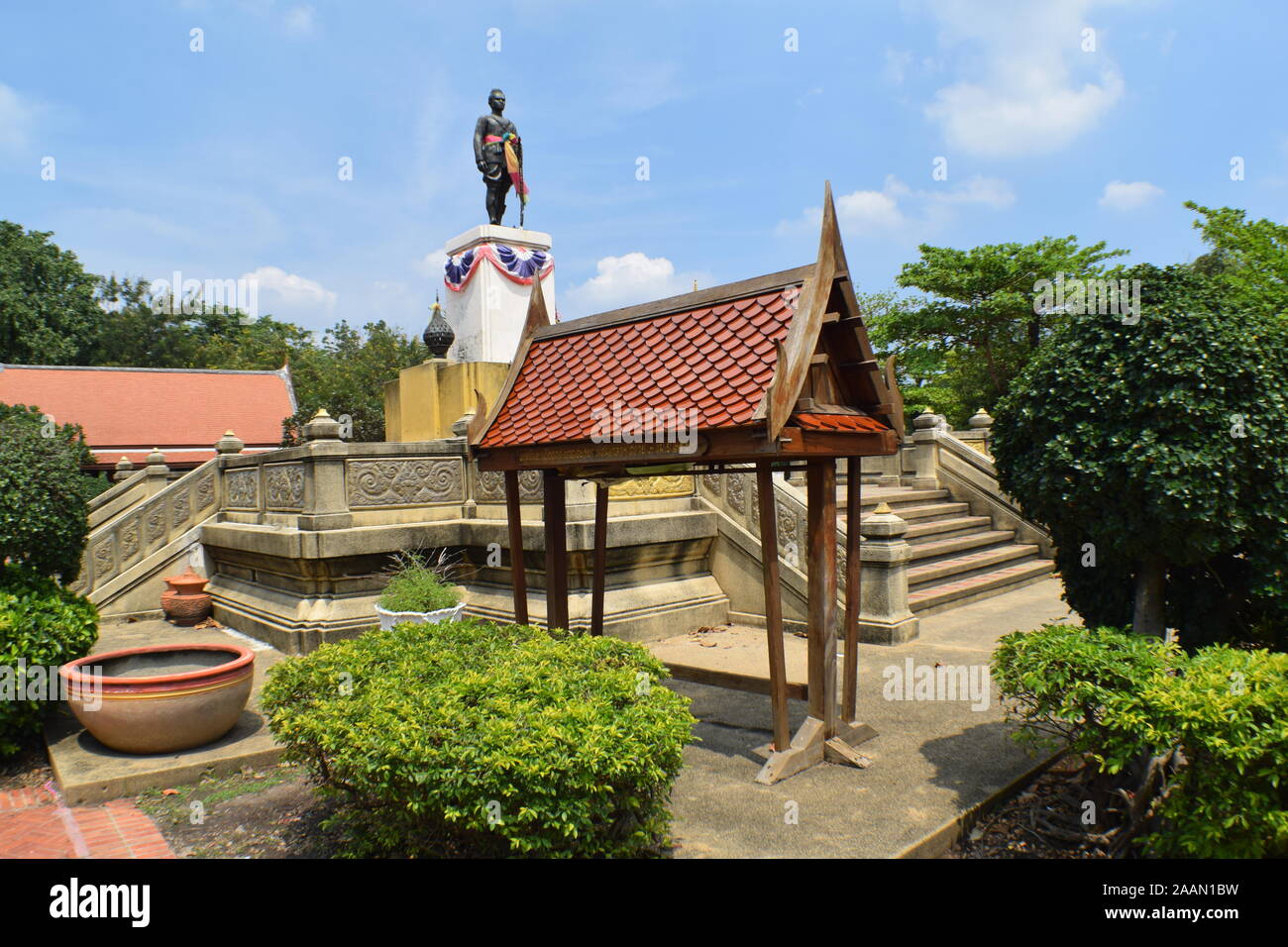 King Rama 1 Statue Ayutthaya Stock Photo - Alamy