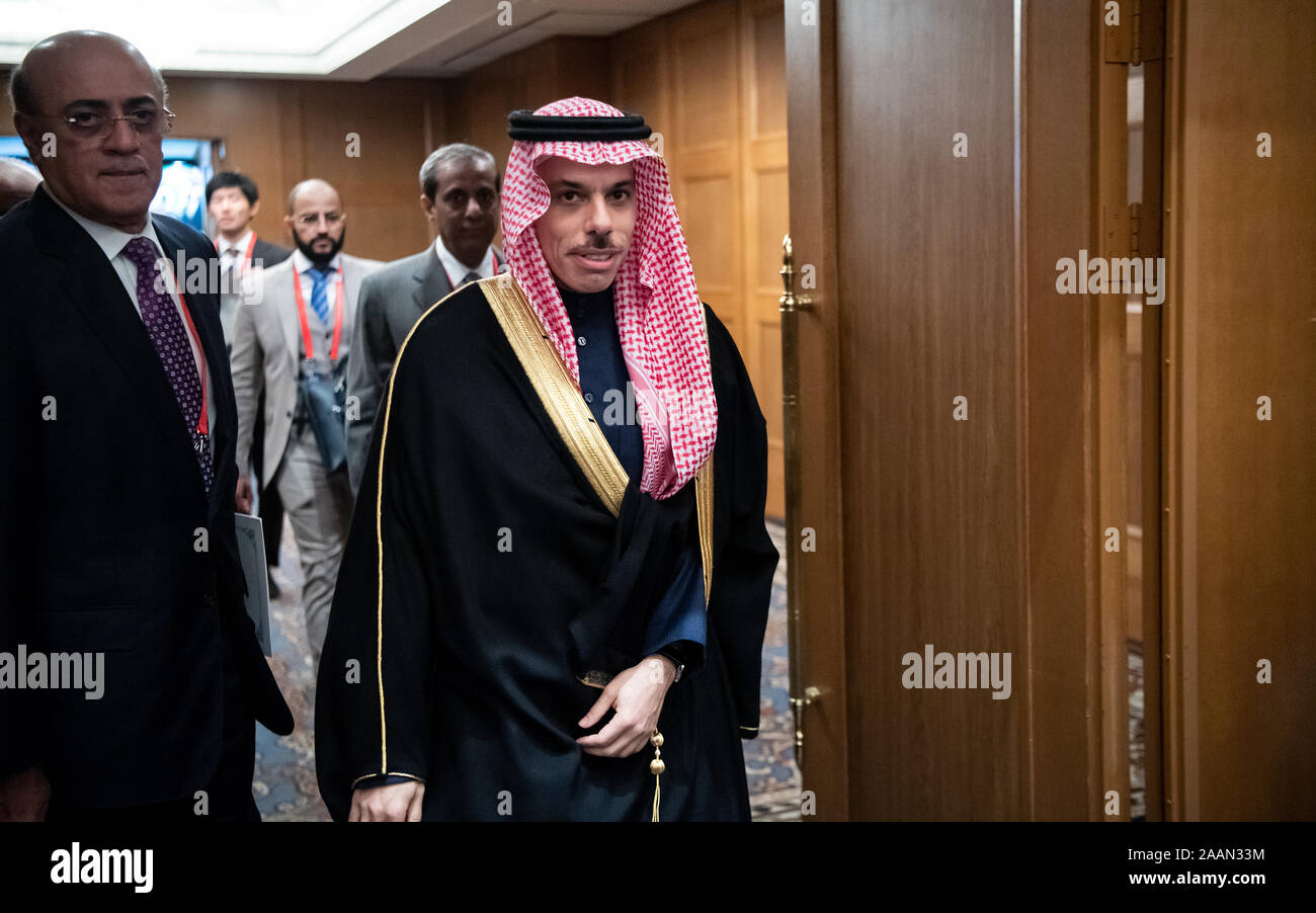 Prince abdullah bin saud hi-res stock photography and images - Alamy