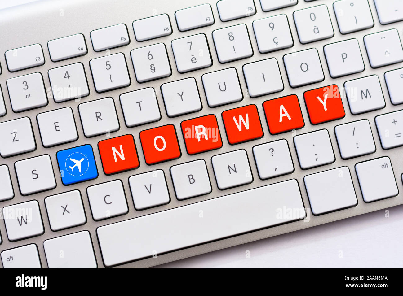 NORWAY writing on white keyboard with a aircraft sketch Stock Photo - Alamy