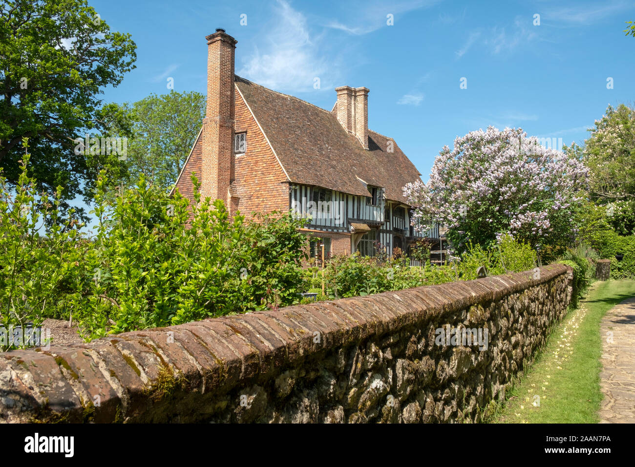 Smarden village hall hi-res stock photography and images - Alamy