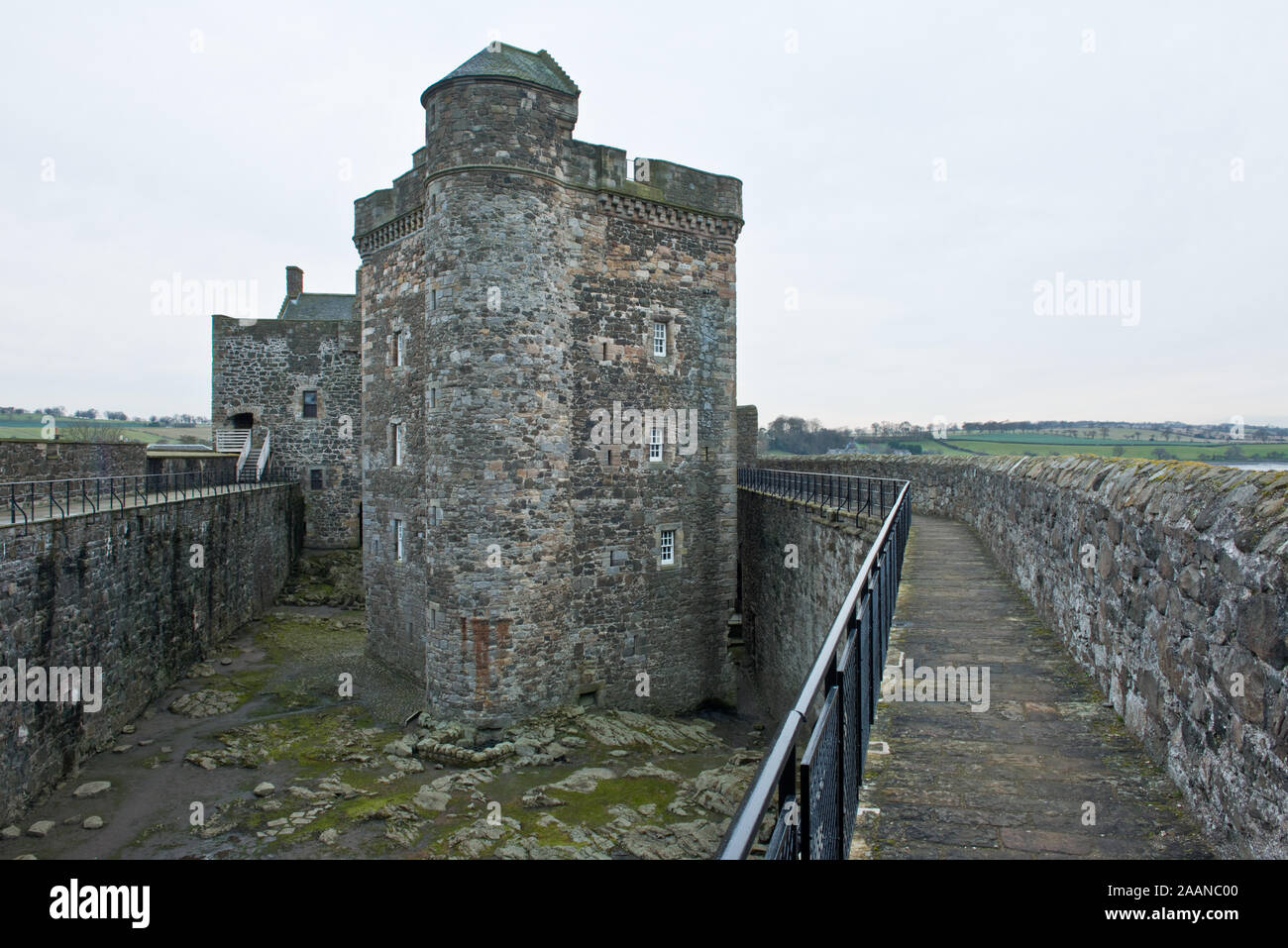Scottish tower house castle hi-res stock photography and images - Alamy
