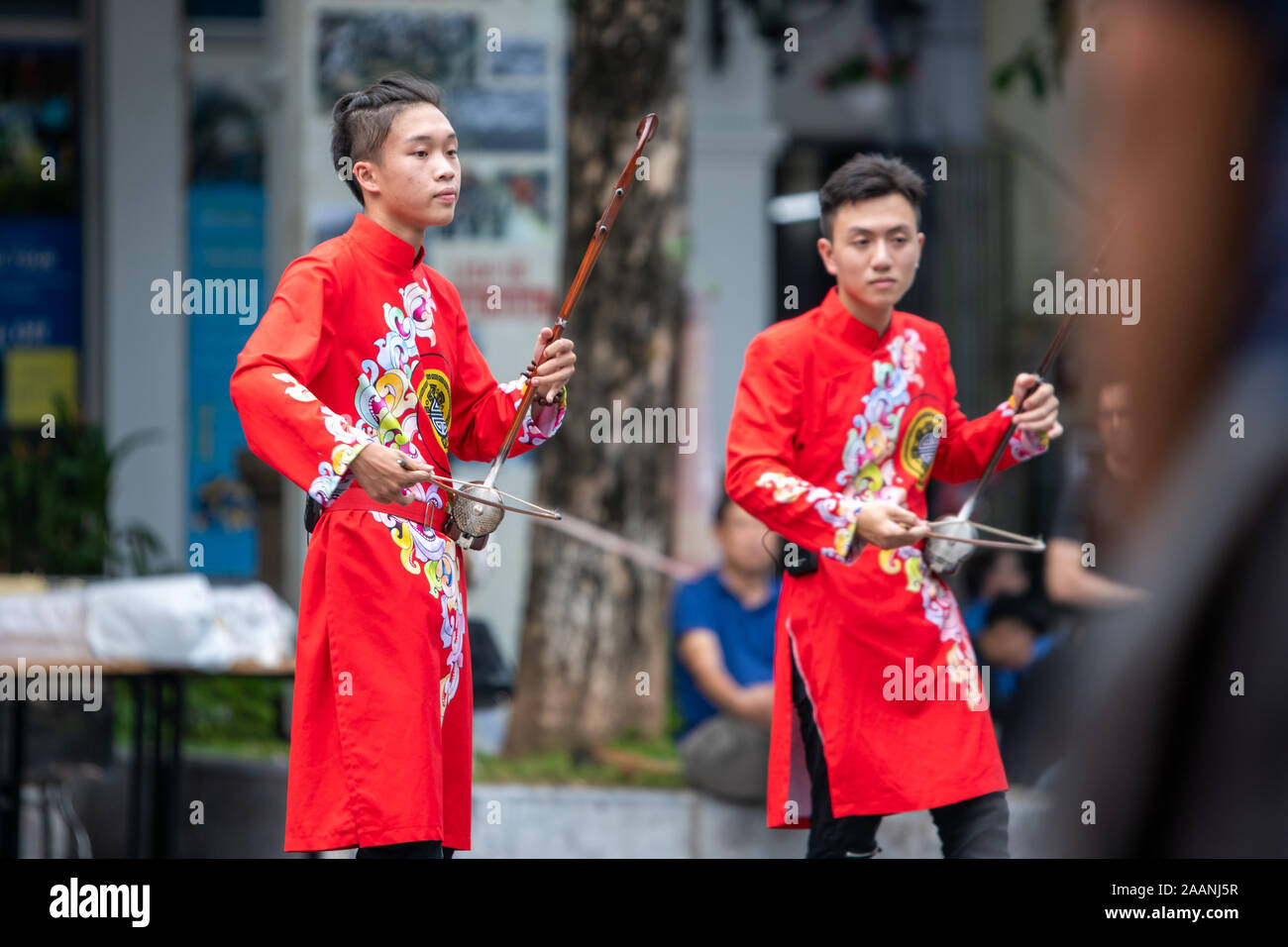 Live performer hanoi hi-res stock photography and images - Alamy