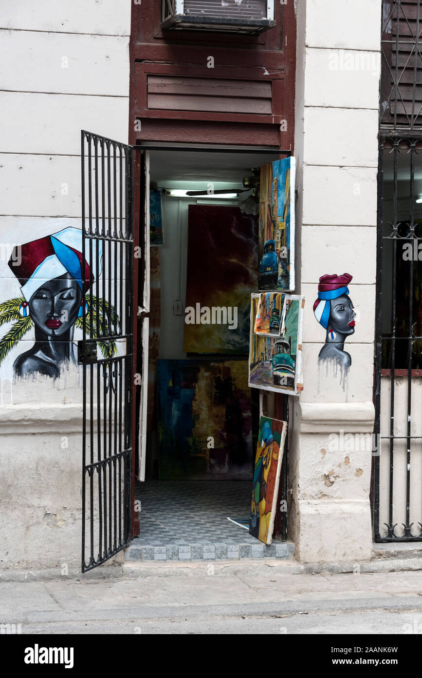 Old cuban room hi-res stock photography and images - Alamy