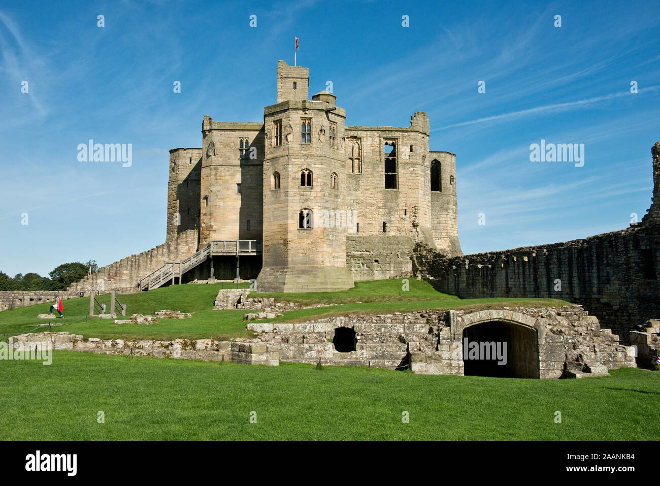 Warkworth Castle. Keep tower and courtyard. Northumberland, England ...