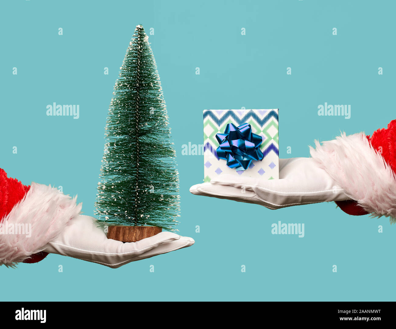 Two santas hi-res stock photography and images - Alamy