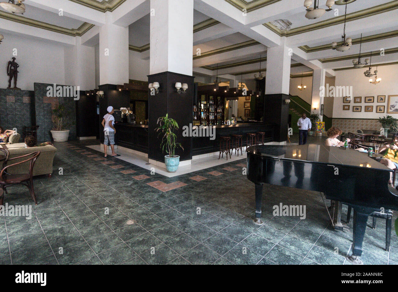 American hotel reception hi-res stock photography and images - Alamy