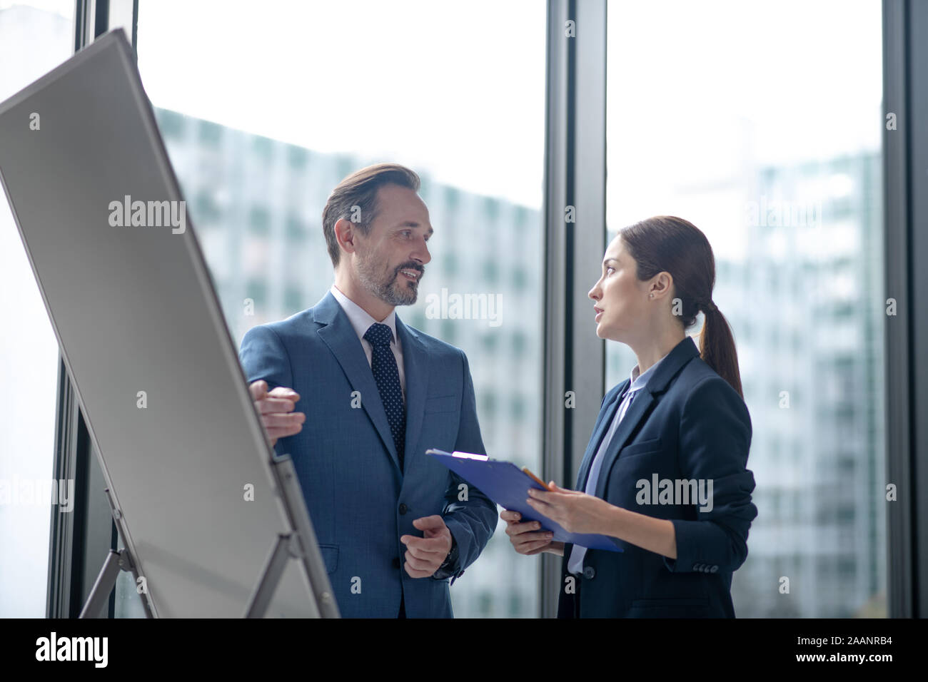 Business partners hard work hi-res stock photography and images - Alamy
