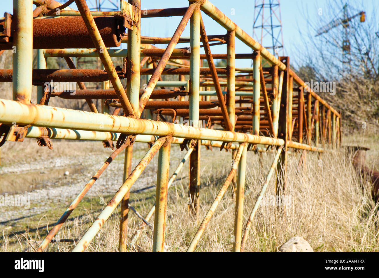 Old rusty iron reticular structure with metal tubular profiles Stock ...