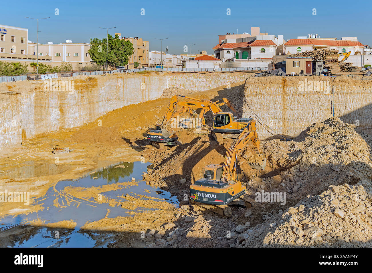 Excavation showing bedrock in Riyadh, Saudi Arabia Stock Photo - Alamy