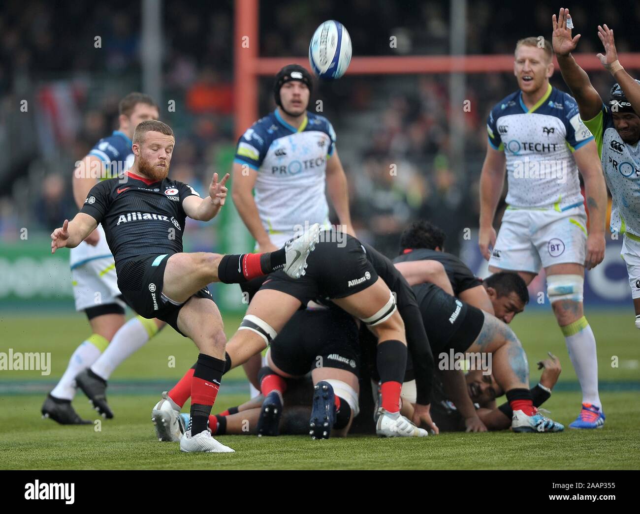 Tom whiteley of saracens hi-res stock photography and images - Alamy