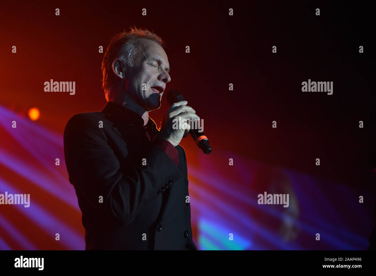 Singer sting hi-res stock photography and images - Alamy