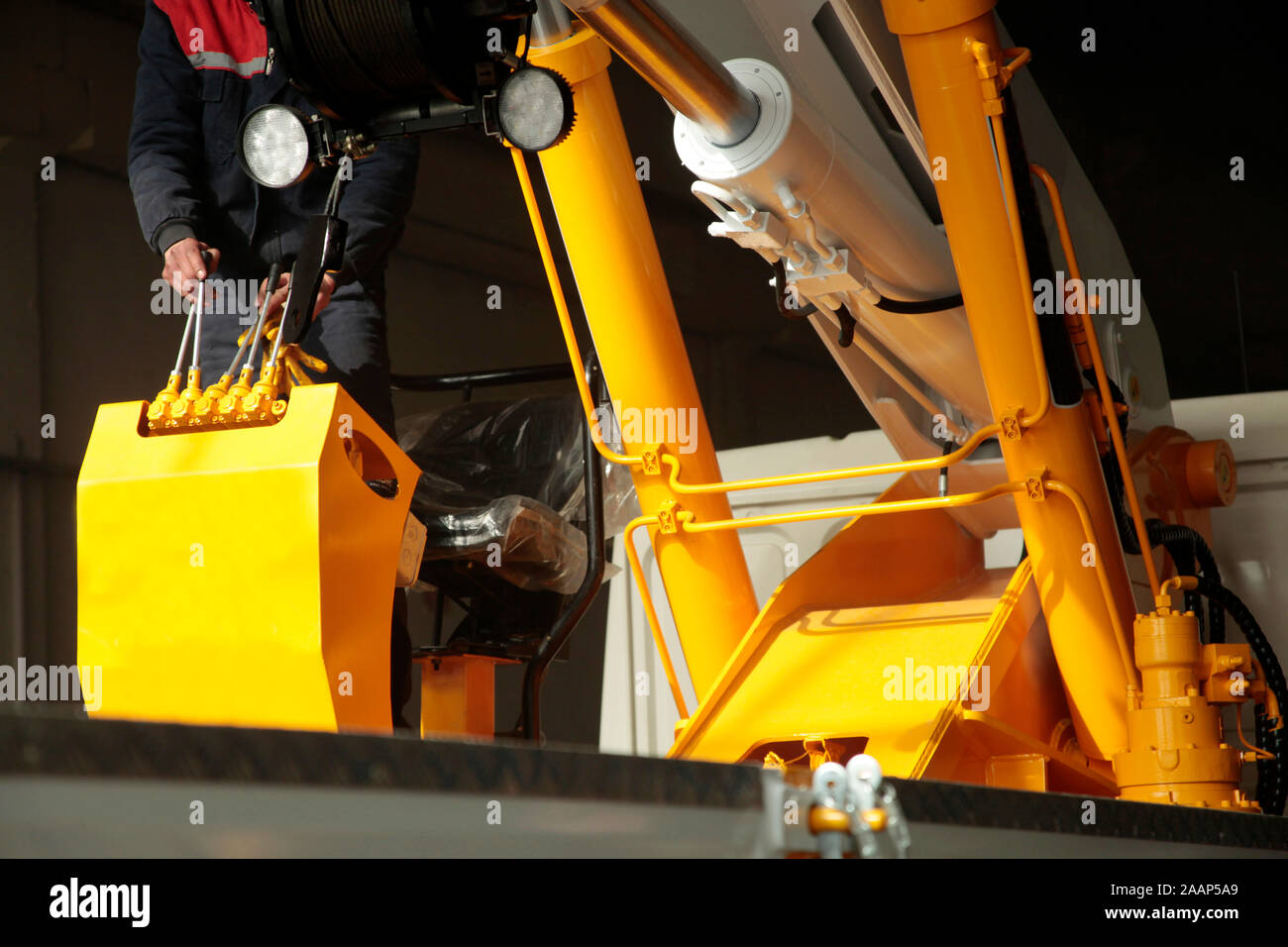 Sitting crane operator hi-res stock photography and images - Alamy