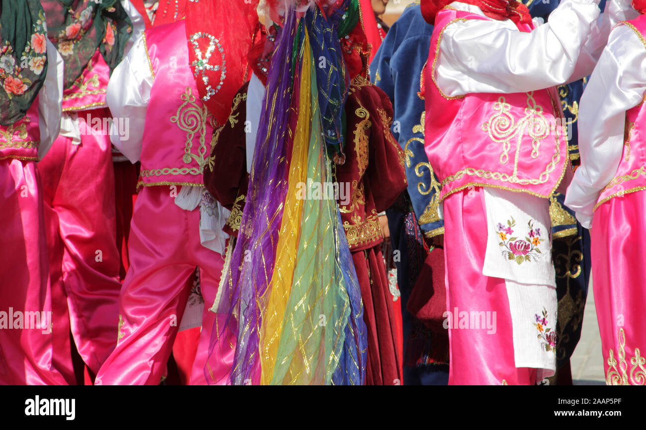 Turkish dancers in traditional costume Stock Photo - Alamy