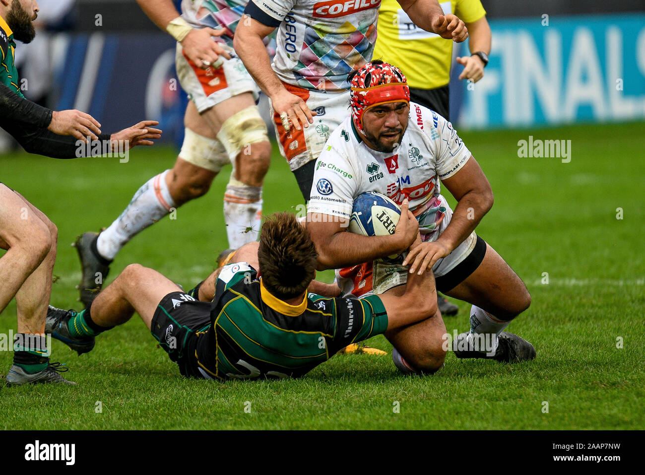 Tackle of george furbank northampton on hame faiva treviso hi-res stock ...