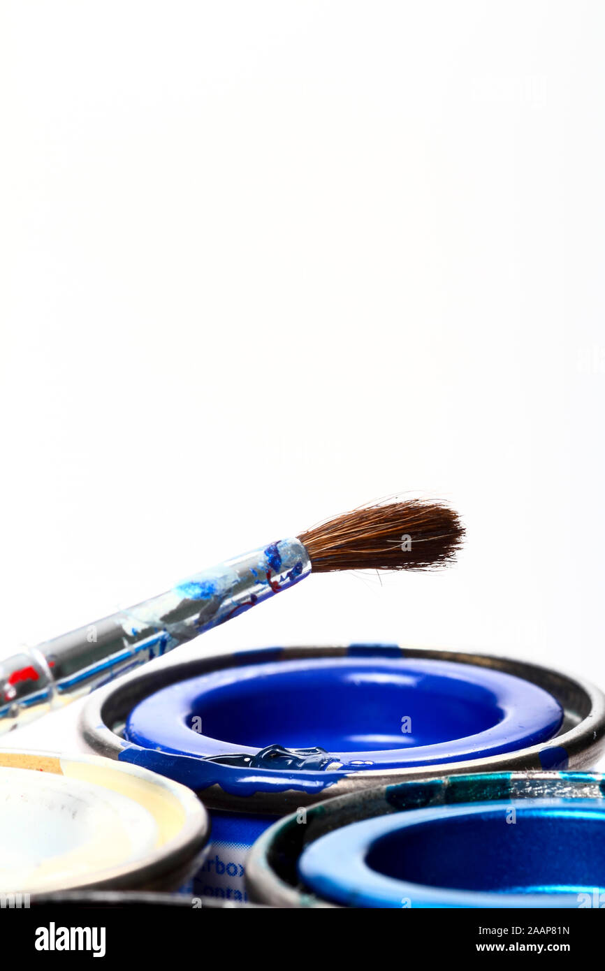 Paints tins hi-res stock photography and images - Alamy