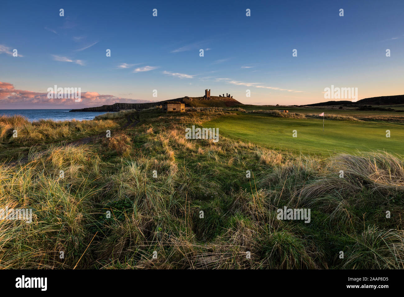 Dunstanburgh castle golf hi-res stock photography and images - Alamy