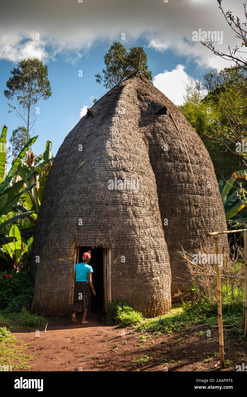 Beehive shaped house hi-res stock photography and images - Alamy