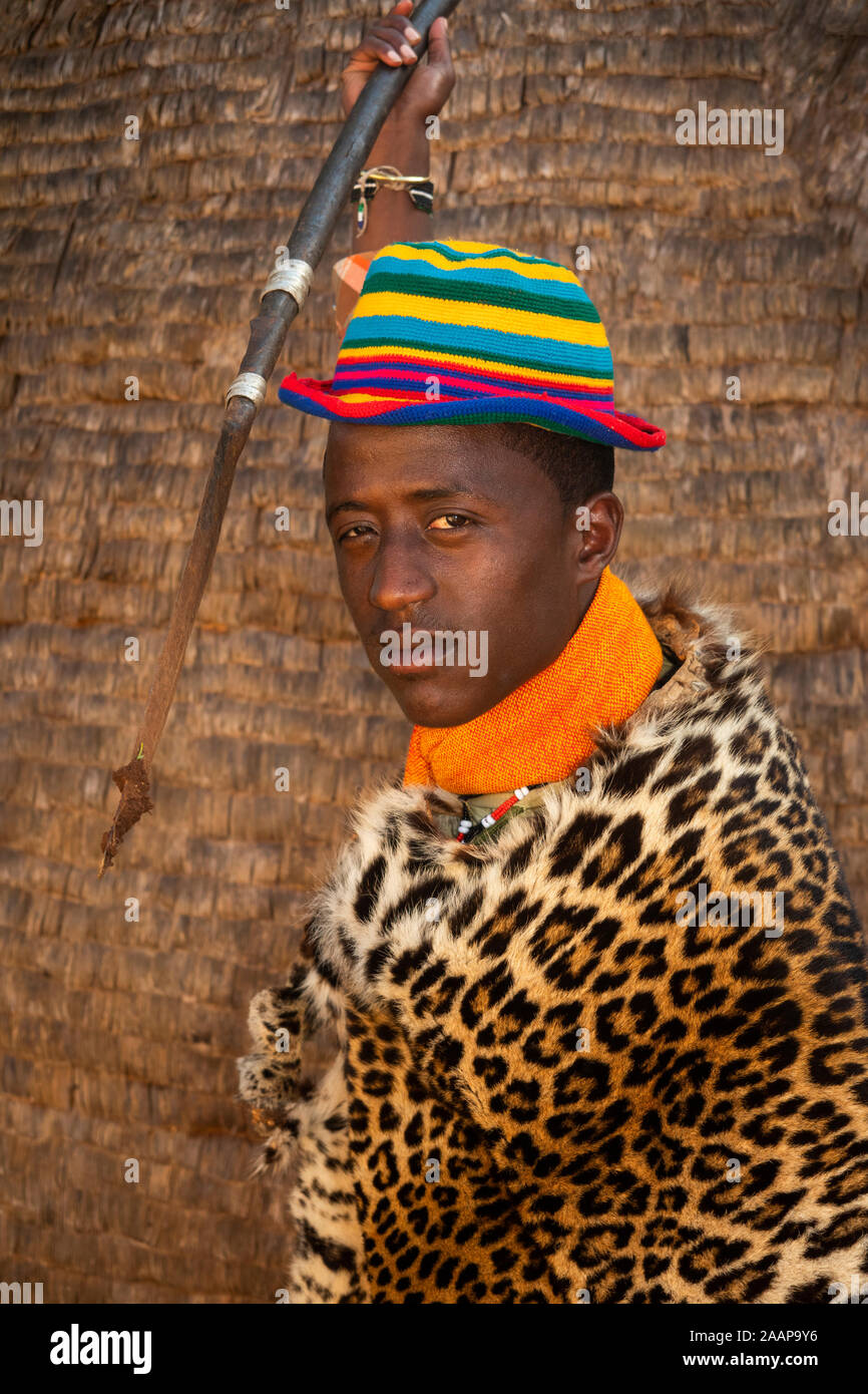 Ethiopia, Rift Valley, Gamo Gofo Omo, Arba Minch, Dorze village, man ...