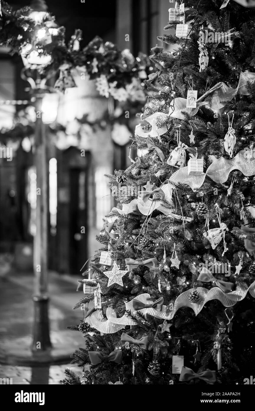 Paper decorations christmas Black and White Stock Photos & Images - Alamy