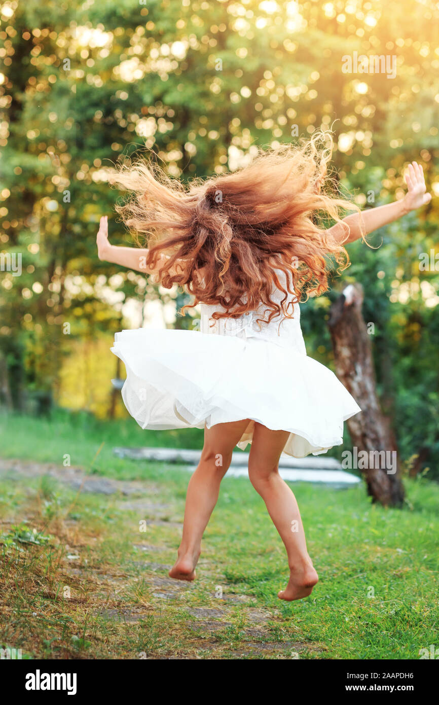 Little kids playing outside hi-res stock photography and images - Alamy