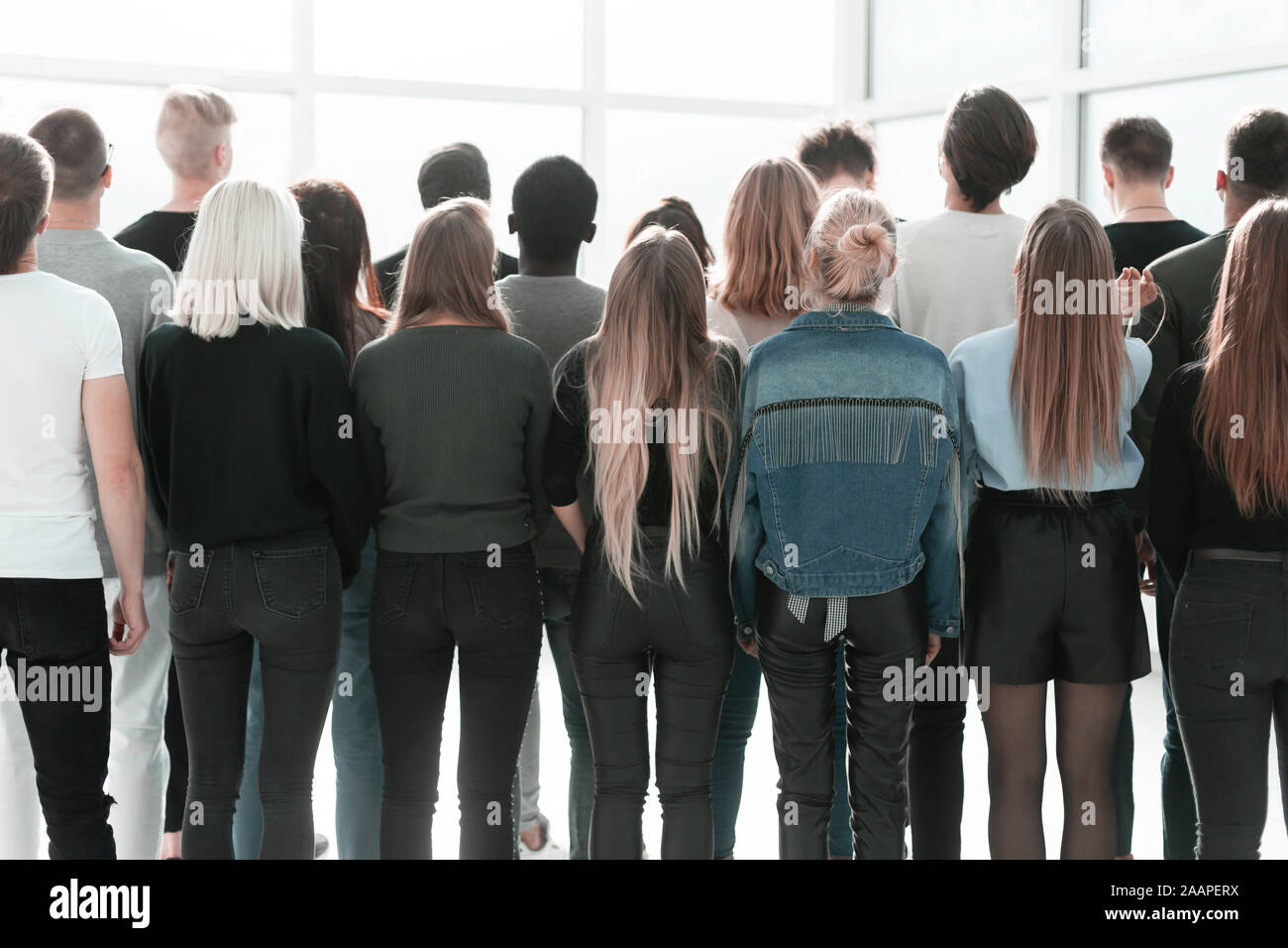group of casual young people looking forward Stock Photo - Alamy