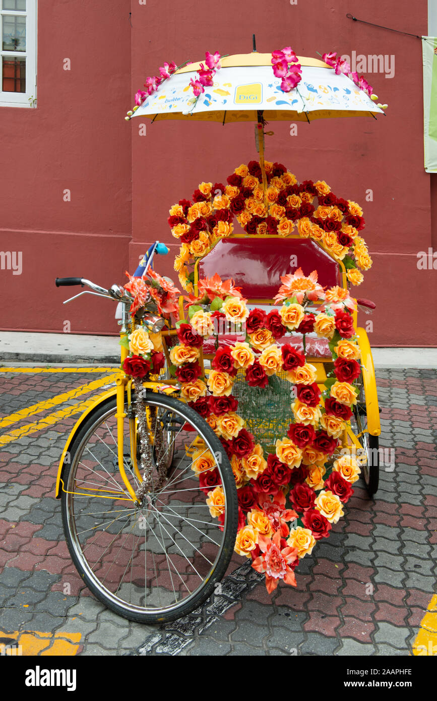 Trishaw traditional transport in malaysia hi-res stock photography and ...