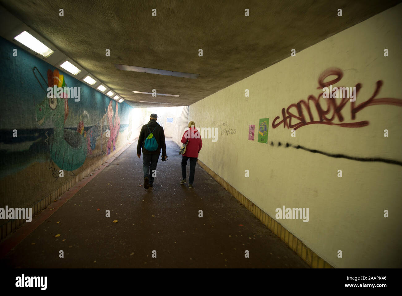 People walking in underpass hi-res stock photography and images - Alamy