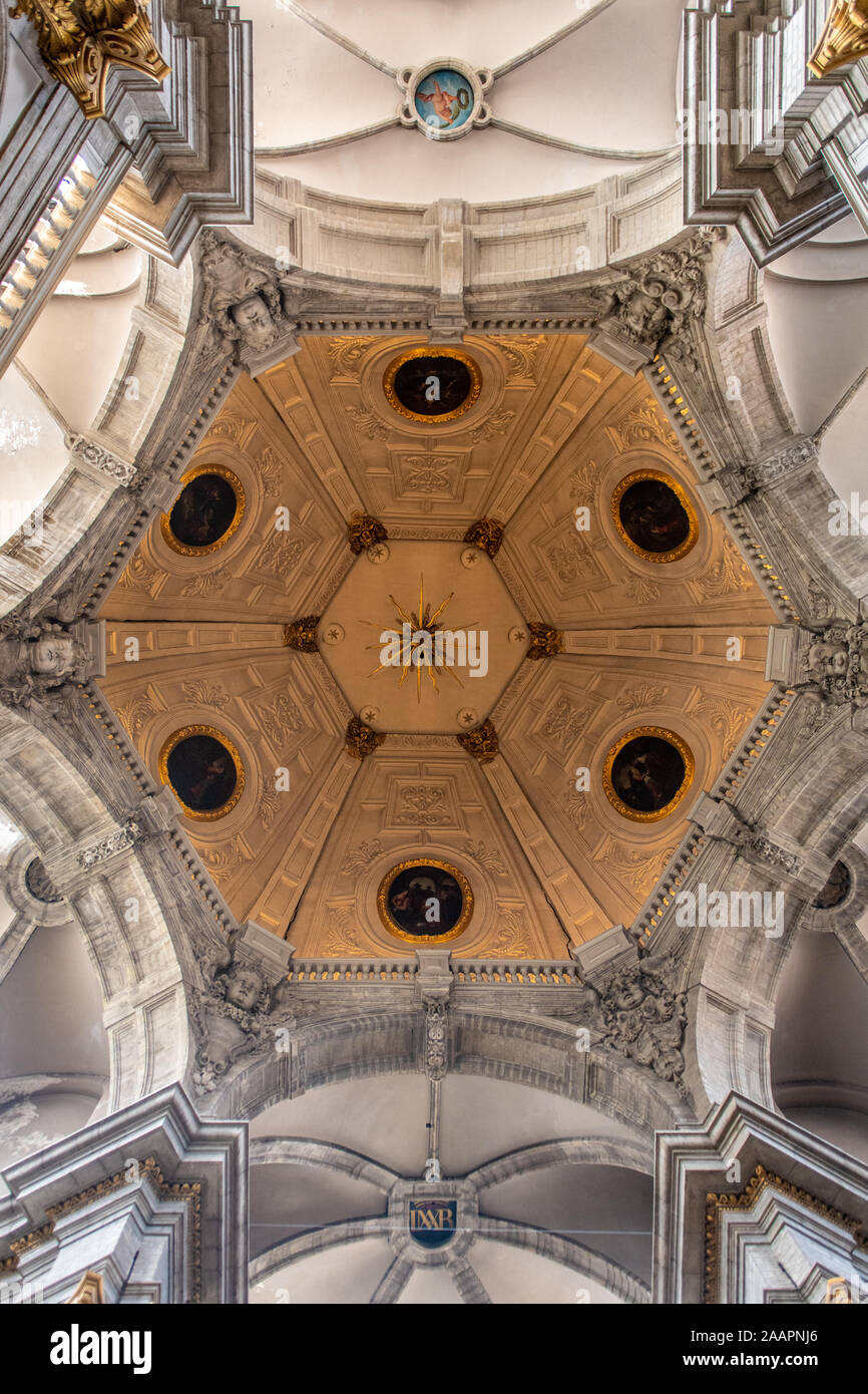 Churches dome hi-res stock photography and images - Alamy