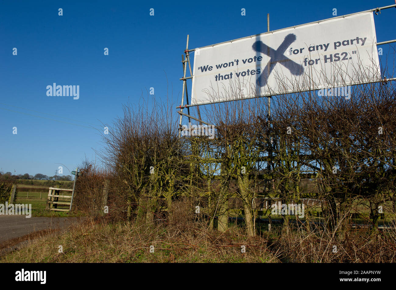 Hs2 sign field hi-res stock photography and images - Alamy
