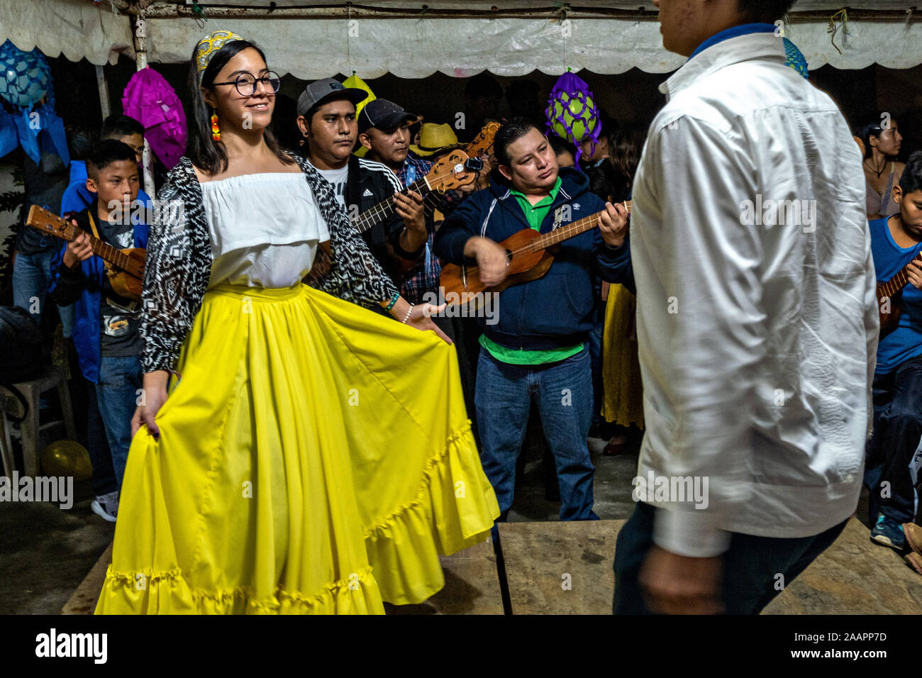Dancing huapango hi-res stock photography and images - Alamy