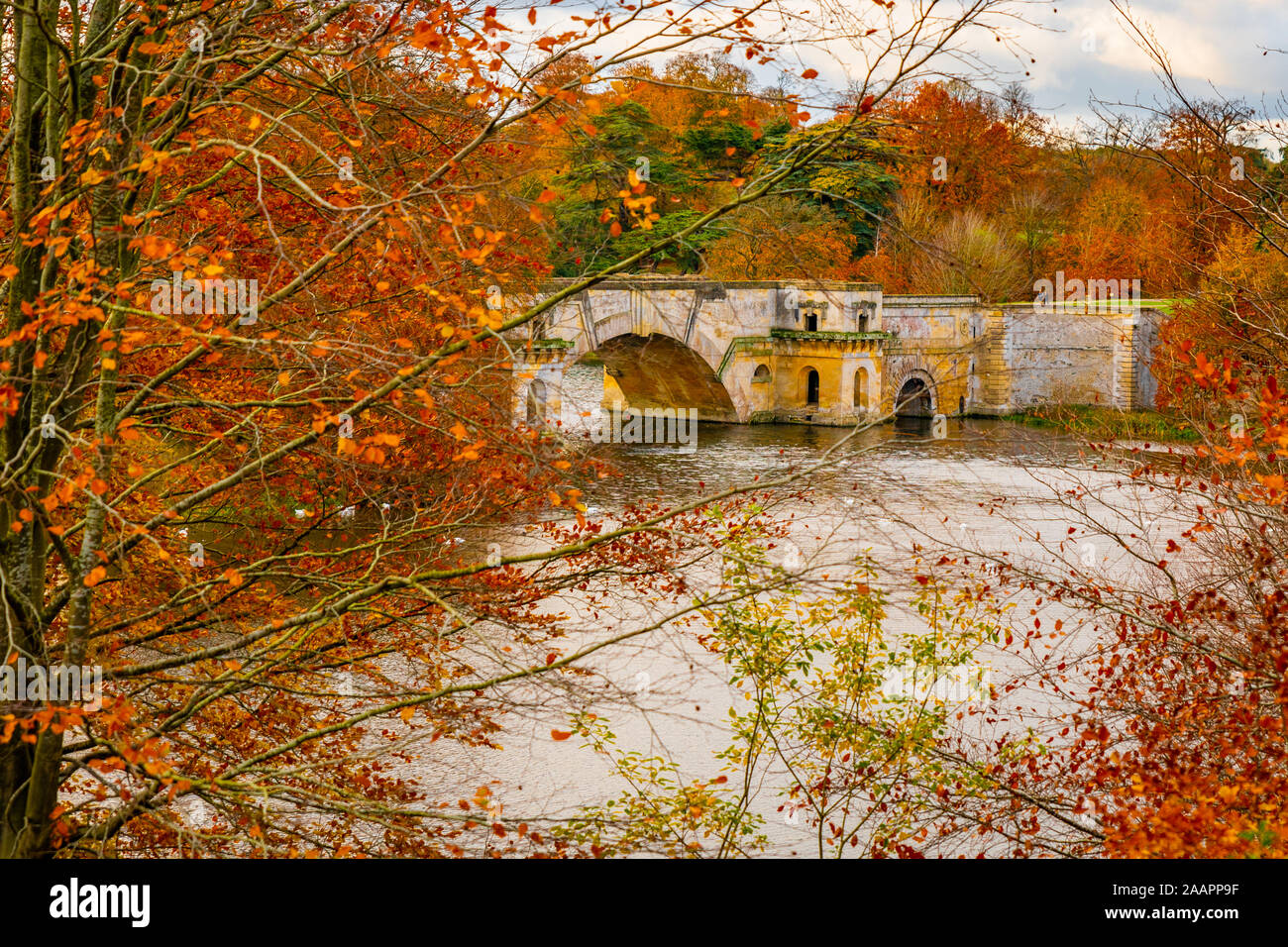 Blenheim Palace, Vanbrugh's Grand Bridge over the River Glyme ...