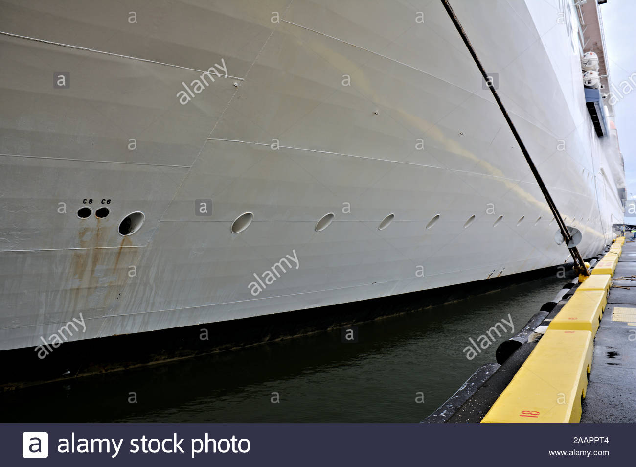 Vessel Docked Stock Photos & Vessel Docked Stock Images - Alamy