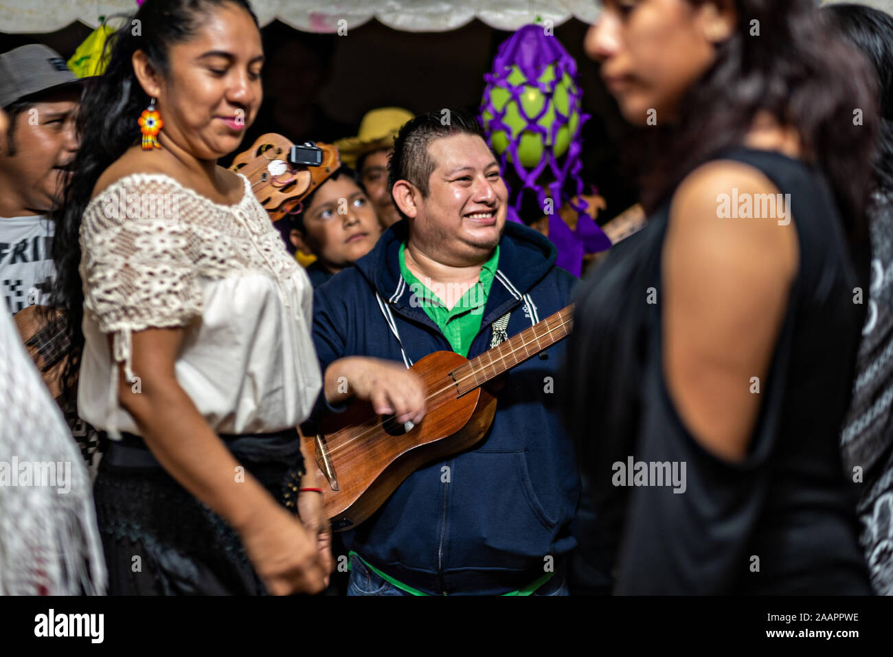 Dancing huapango hi-res stock photography and images - Alamy