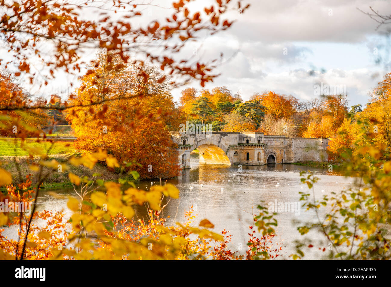 Blenheim Palace, Vanbrugh's Grand Bridge over the River Glyme ...