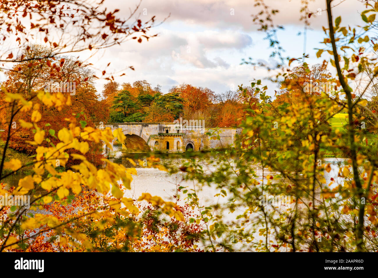 Blenheim Palace, Vanbrugh's Grand Bridge over the River Glyme ...