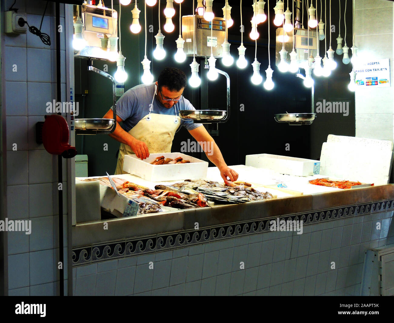 Fishmongerts hi-res stock photography and images - Alamy