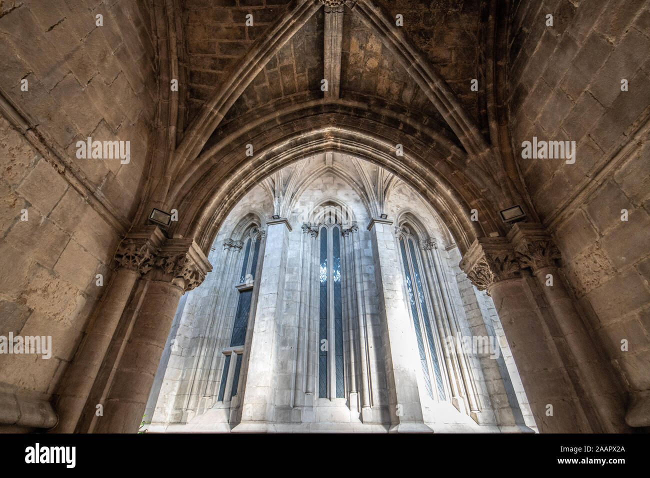 Gothic archway hi-res stock photography and images - Alamy