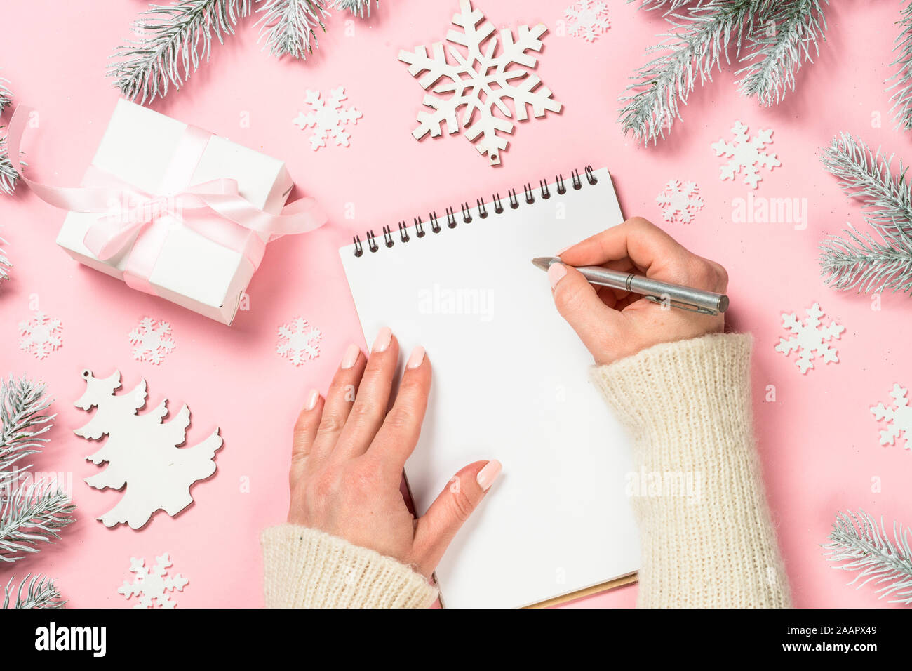 Christmas goals, plans, resolution on pink Stock Photo - Alamy