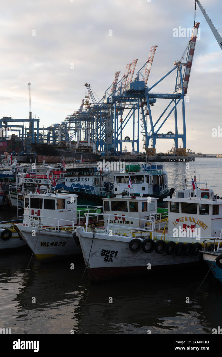Small container ships hi-res stock photography and images - Alamy