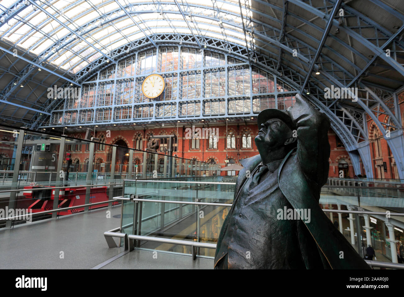 Famous historic london british english international railway stations ...