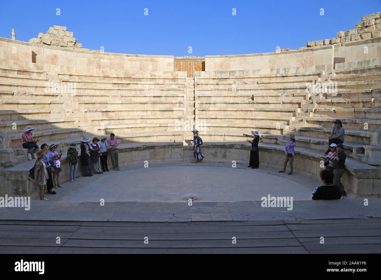 Amphitheater acoustics hi-res stock photography and images - Alamy