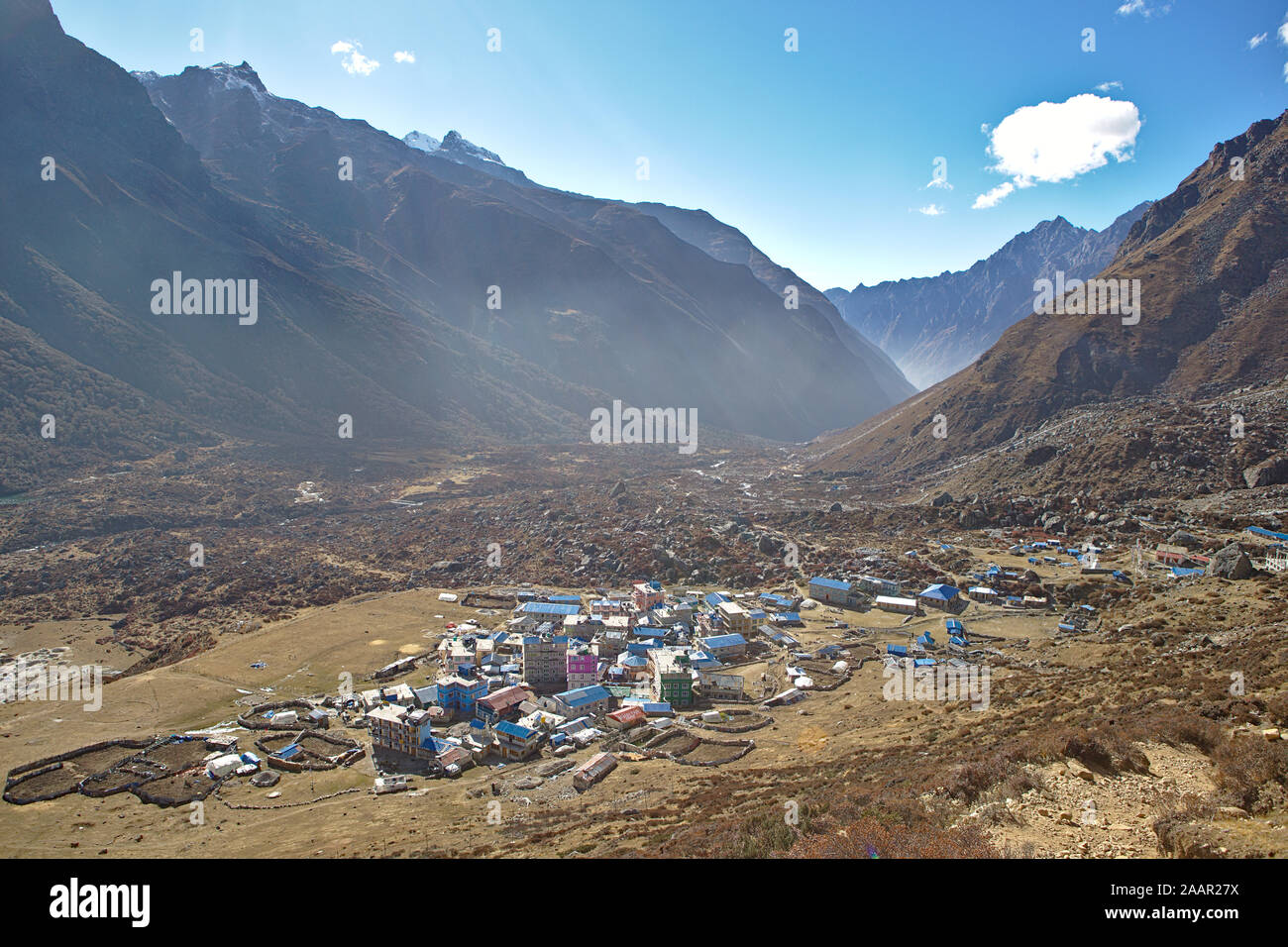 Kyanjin gumba village langtang national hi-res stock photography and images - Alamy