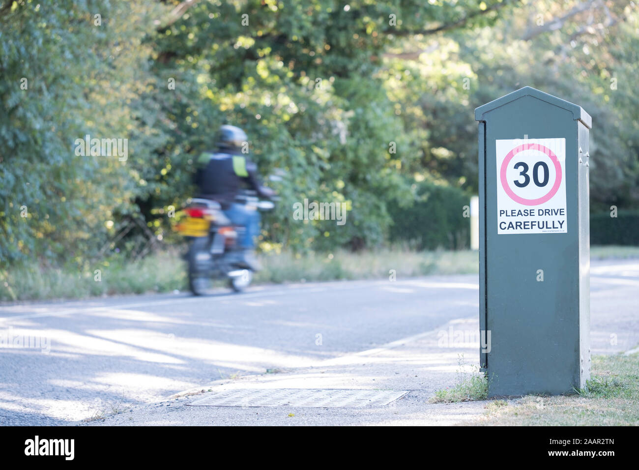 30mph sign hi-res stock photography and images - Alamy